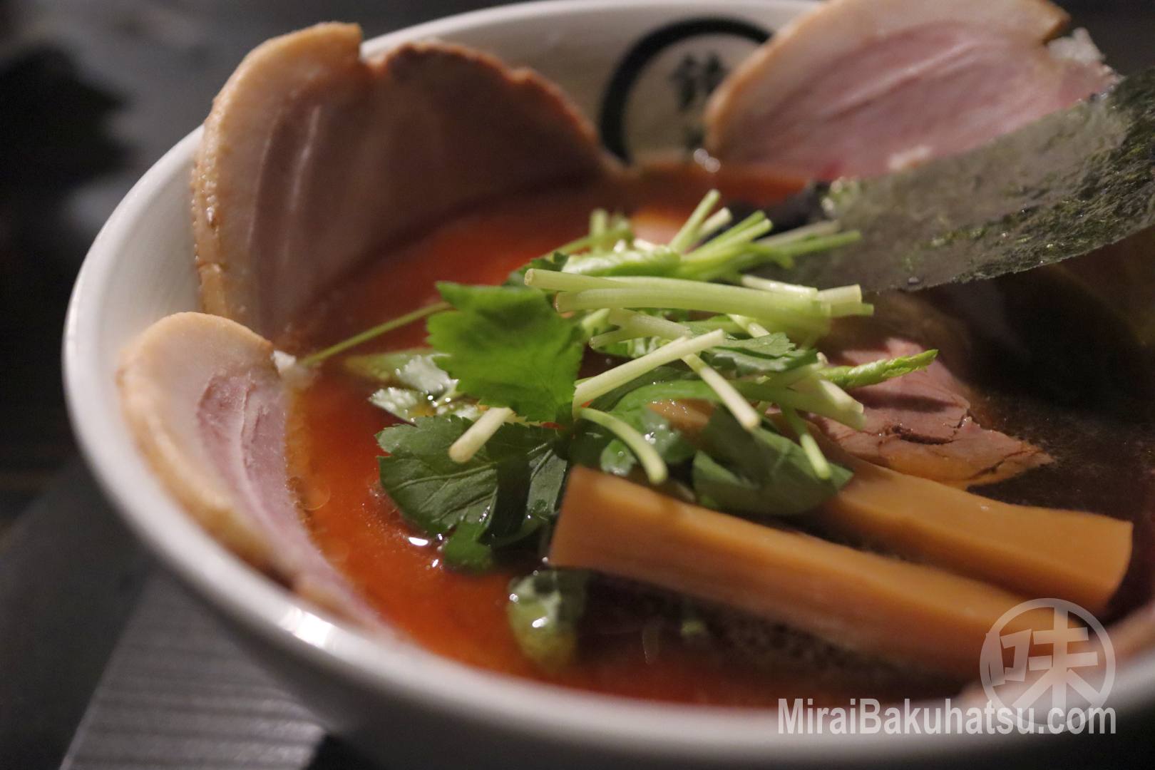 醤油チャーシュー麺＠らーめん愉悦処 鏡花 - 味蕾爆発
